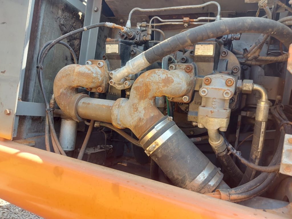 HITACHI EX330LC-5 ( SOLD OUT ) – Real Impex – Excavator Backhoe Loaders ...